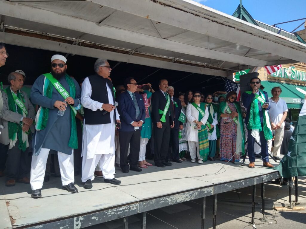 Consul General leads Pakistan Independence Day Parade on Devon Avenue ...