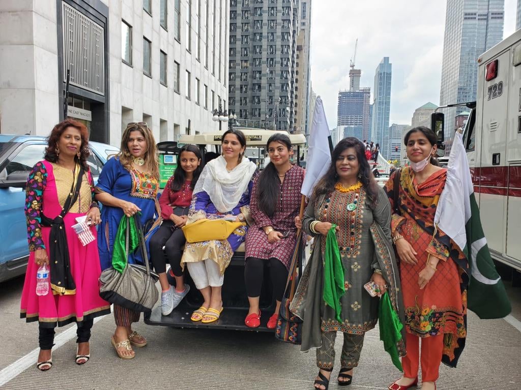 Pakistan Flag March in Downtown Chicago - Consulate General of The ...