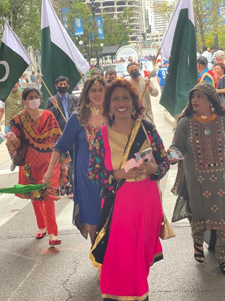 Consul General leads Pakistan Flag March in Downtown Chicago ...